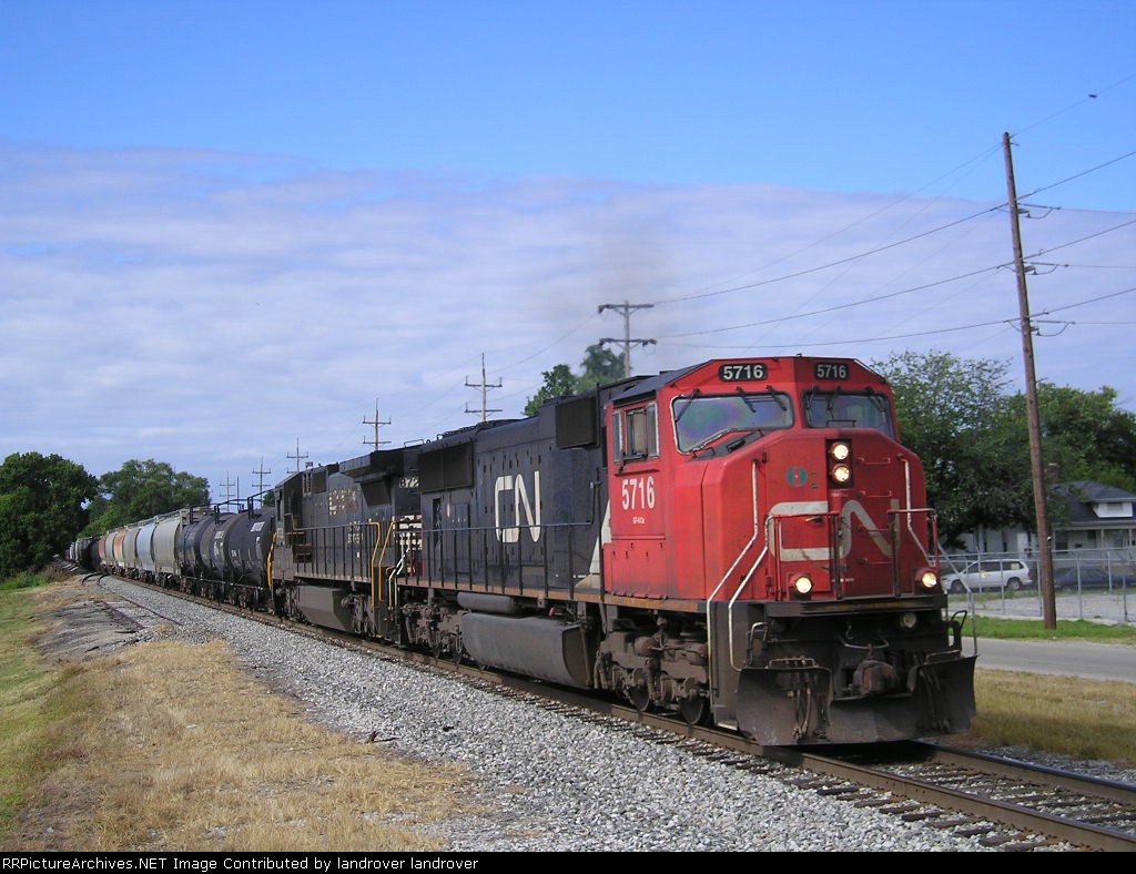 CN 5716 On NS 123 Eastbound